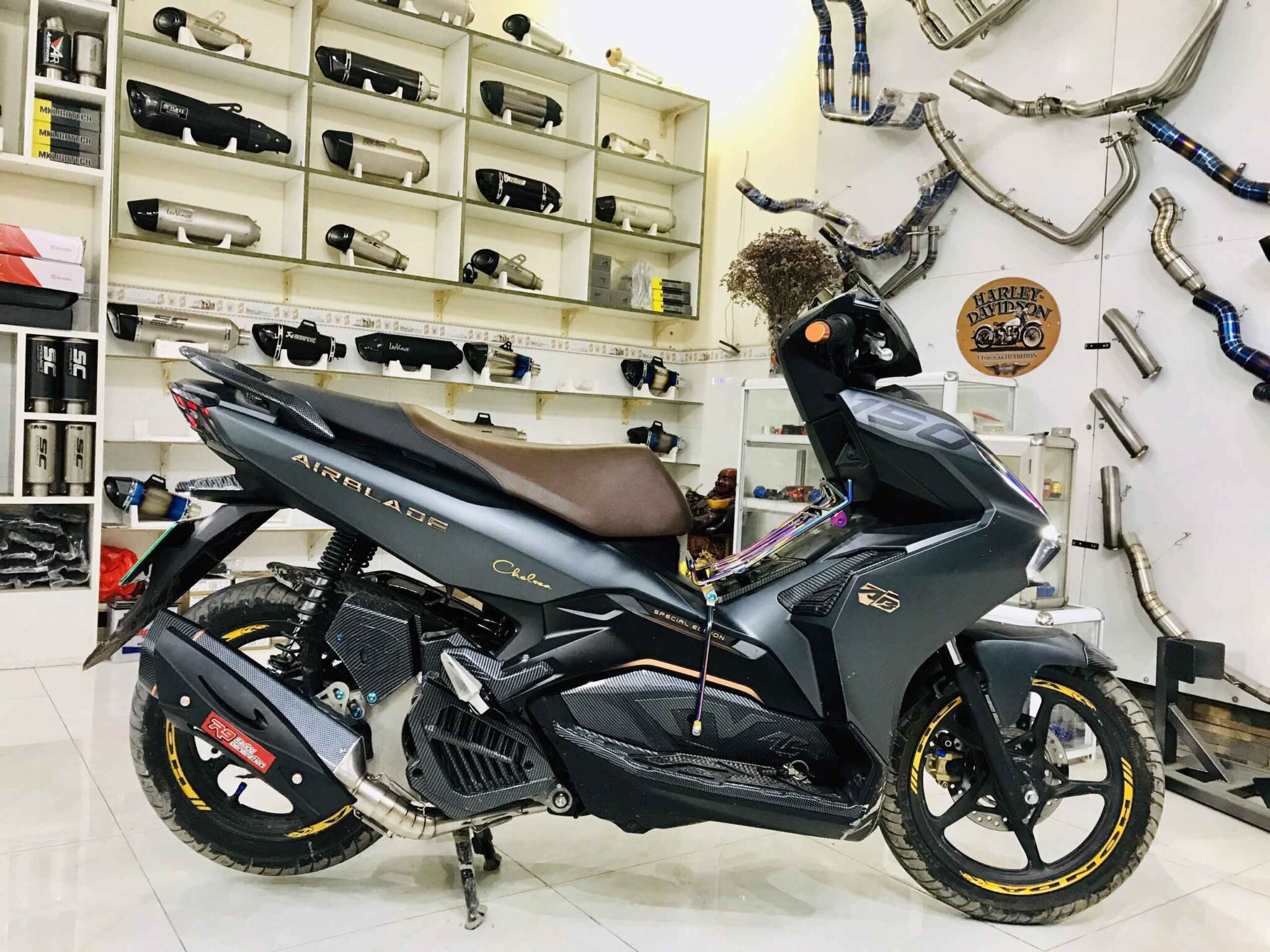 Honda Air Blade độ pô R9 + cổ inox 304 ⋆ Phượt Safety | Chuyên Đồ Chơi ...